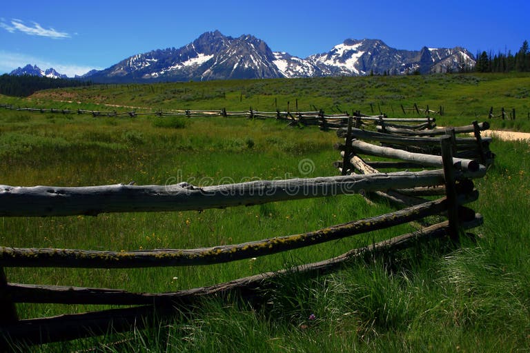 Sawtooth Fenceline stock photo. Image of rural, peaks - 2666192