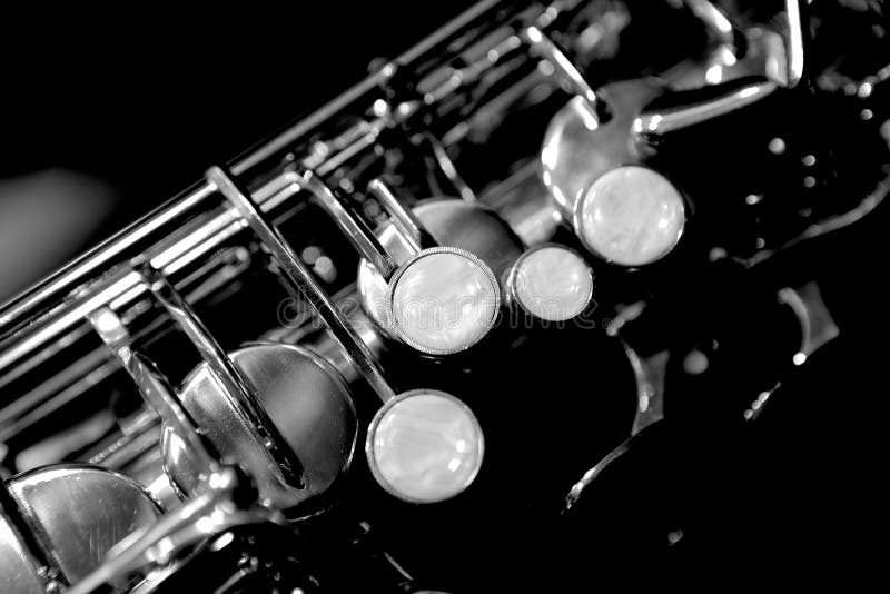 Saxophon Auf Schwarzem Hintergrund Stockfoto - Bild von anmerkung, band ...