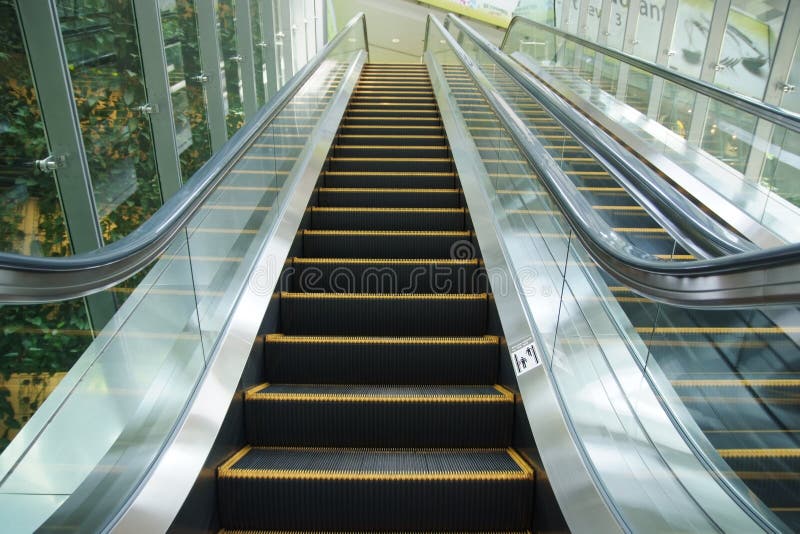 Scala mobile fotografia stock. Immagine di corsa, dell - 14707196