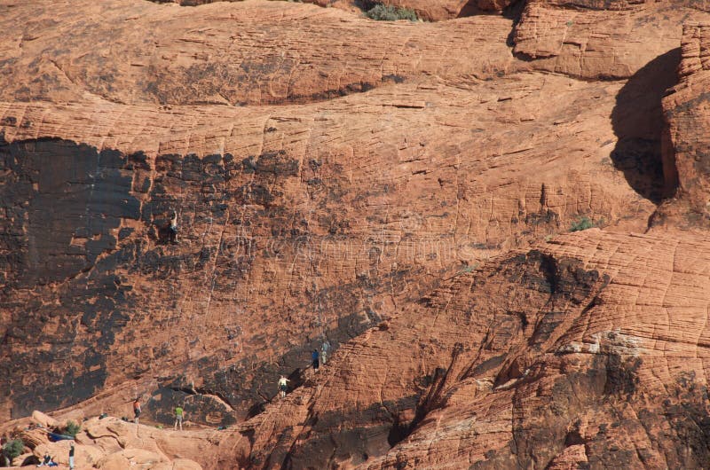 Scalata di roccia rossa immagine stock. Immagine di rosso - 23580193