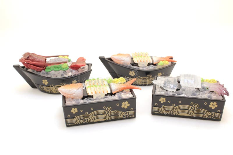 Scale Authentic Japanese Sashimi Platter, Fresh Sashimi Set on Ice ...