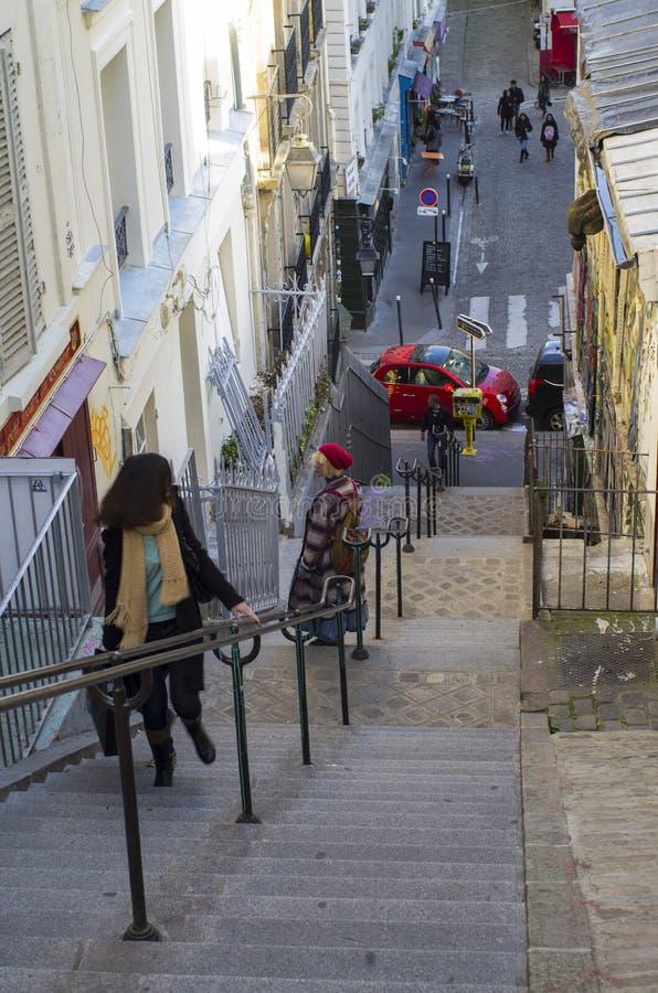 Scale Strette in Montmartre, Parigi, Francia. Immagine Editoriale ...