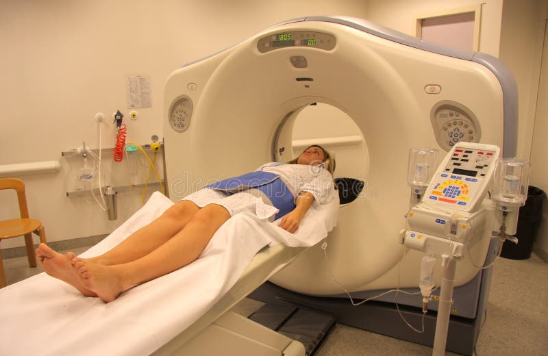 Scanner humain image stock. Image du mauvais, balayage - 52347939