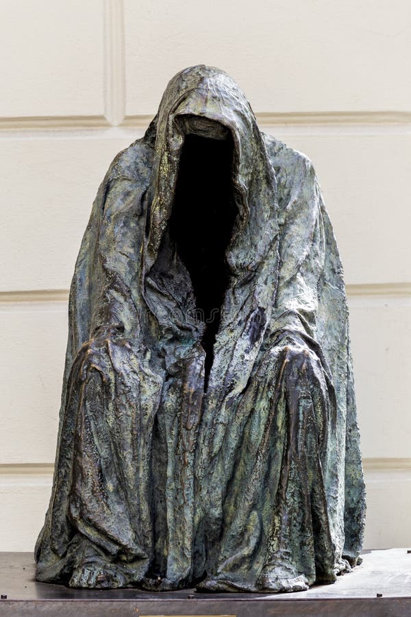 Spooky faceless statue editorial photography. Image of faceless - 103291512