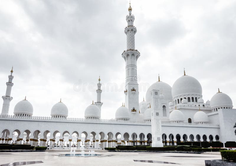 Sceicco Zayed Grand Mosque fotografia stock. Immagine di minareti ...