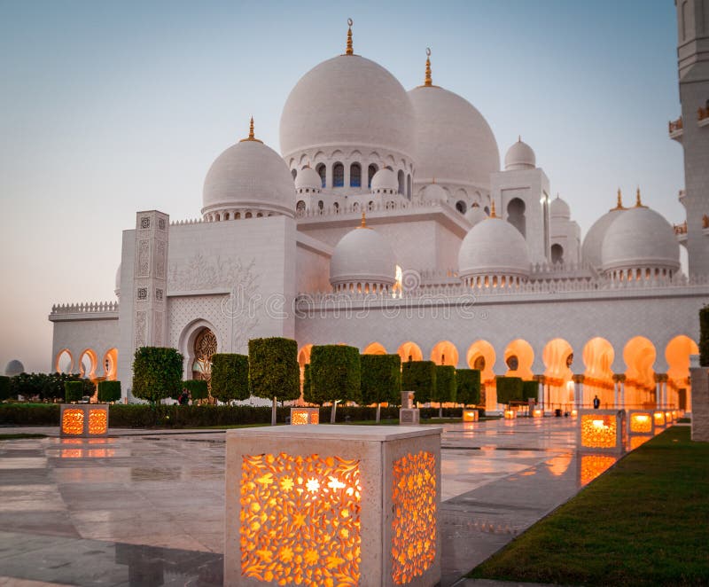 Sceicco Zayed White Mosque fotografia stock. Immagine di unito - 47511182