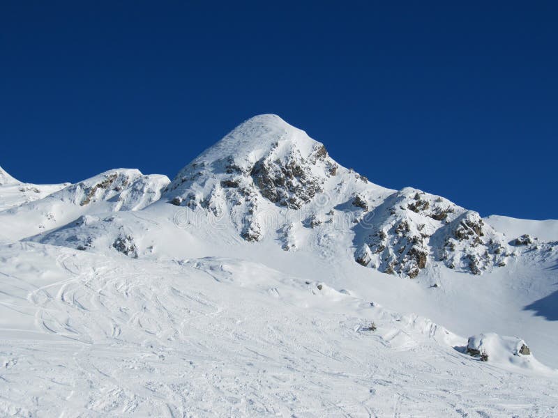 Scena alpina innevata fotografia stock. Immagine di alpi - 22919008