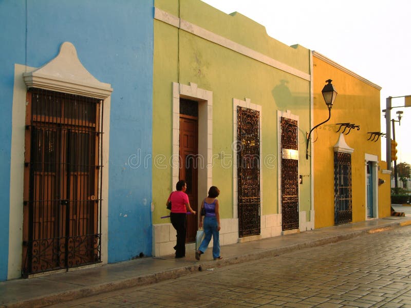 Scena Di Strada a Campeche, in Messico Immagine Stock - Immagine di ...