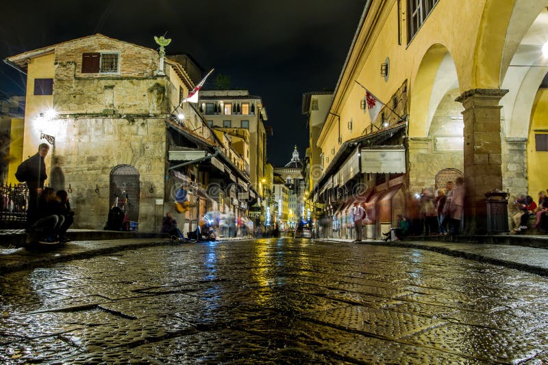 Scena Della Via Di Notte, Firenze, Italia Fotografia Editoriale ...