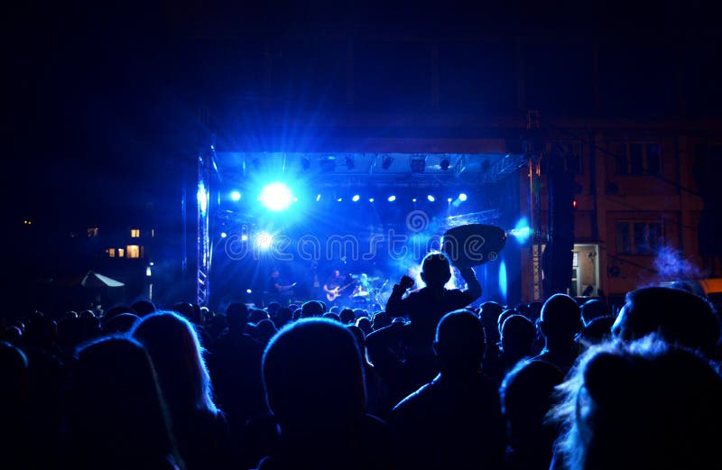 Scene at the concert editorial photo. Image of night - 116551506