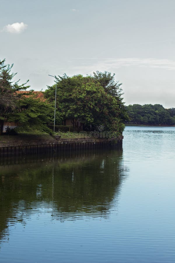 The Scene of the Parkand Pretty Lake Stock Image - Image of pretty ...