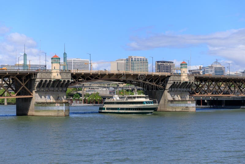 Scene of Willamette River in Downtown Portland Stock Photo - Image of ...