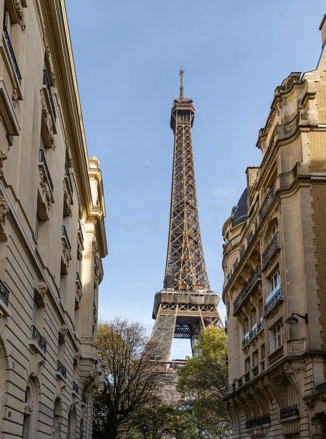 Scenic Street View Showcasing the Iconic Eiffel Tower Editorial Stock ...