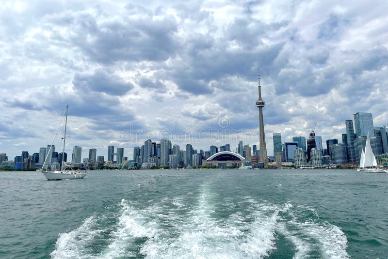 Scenic Toronto Cityscape at the Sea on a Cloudy Day Editorial Stock ...