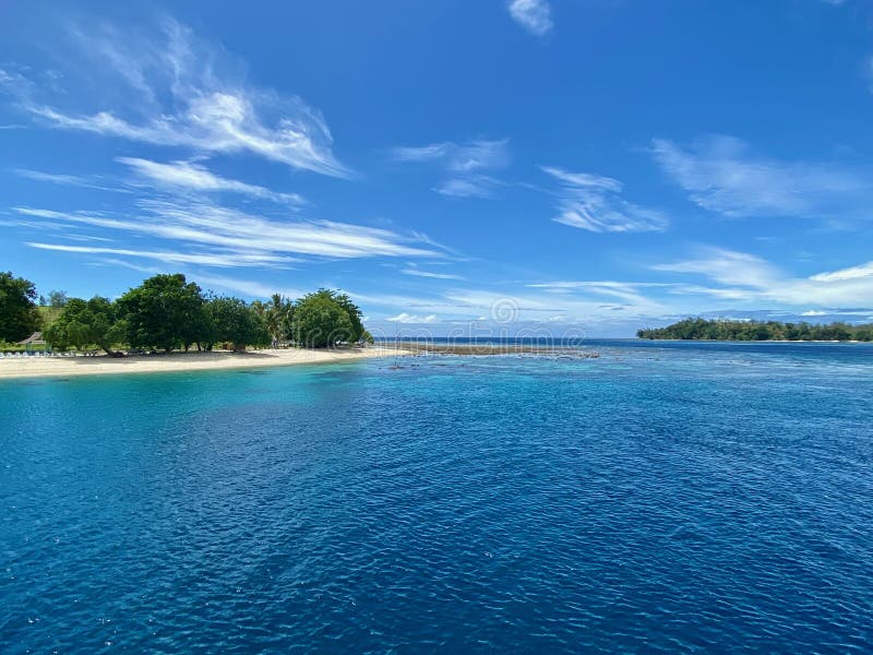 Scenic View of Fiji S Sandy Beach by the Blue Ocean Stock Image - Image ...