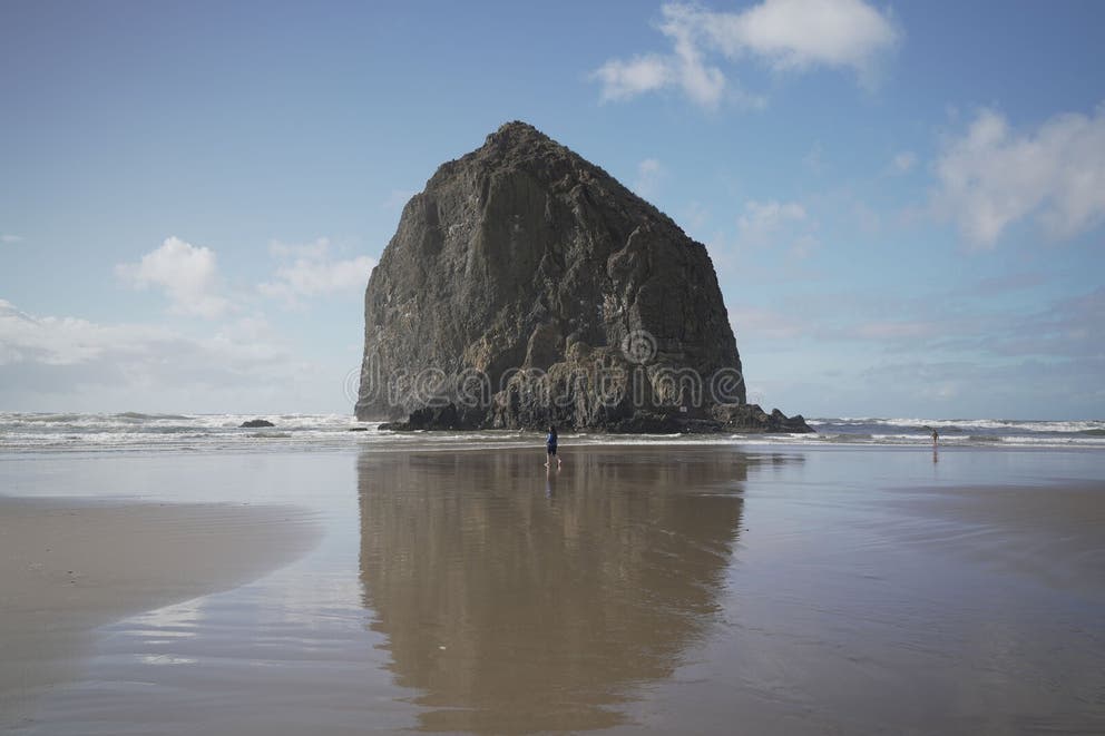 Scenic View of Haystack Rock at Cannon Beach, Oregon, with Clear Blue ...