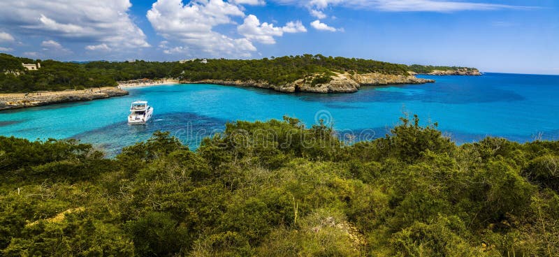 Scenic View of the Mallorca Shoreline with Crystal Blue Water, Spain ...
