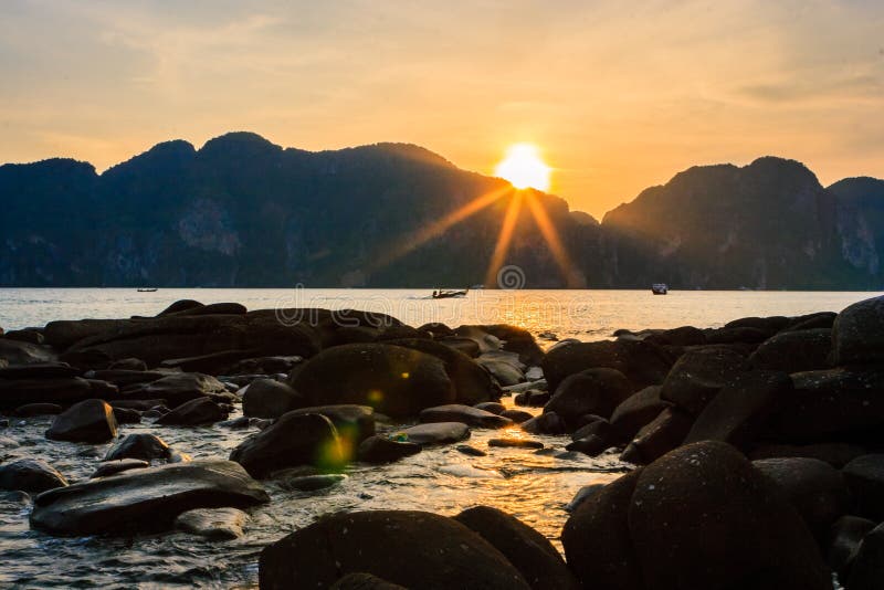 Traditional Thai Long Boat in Front of Phi Phi Leh at Sunset, Phi Phi ...