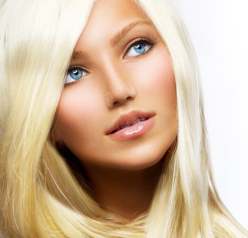Schönes blondes Mädchen stockbild. Bild von flachsfarben - 26019749