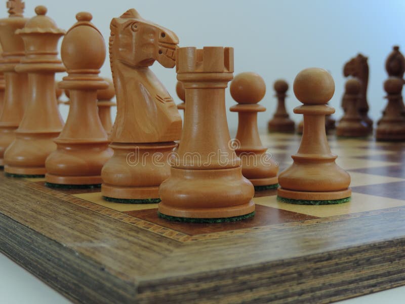 De Raadsopstelling Van Het Schaak Om Met Een Spel Te Beginnen Stock ...