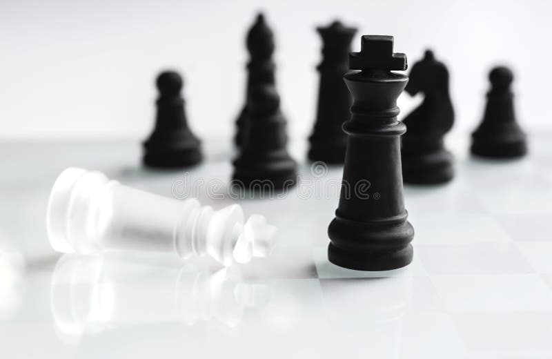 Schaken Figuurtjes Symbool Voor Concurrentie Stock Afbeelding - Image ...