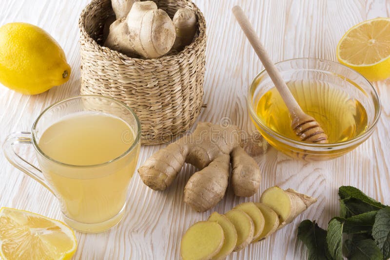 Schale Ingwertee Mit Zitrone Und Honig Stockbild - Bild von becher ...