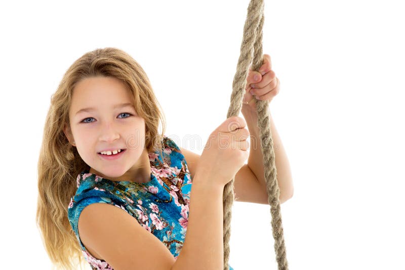 Schattig Meisje Met Lange Adem Dat Aan Touwtje Zit Stock Foto - Image ... Schattig Meisje Met Lange Adem Dat Aan Touwtje Zit Stock Foto - Image ...