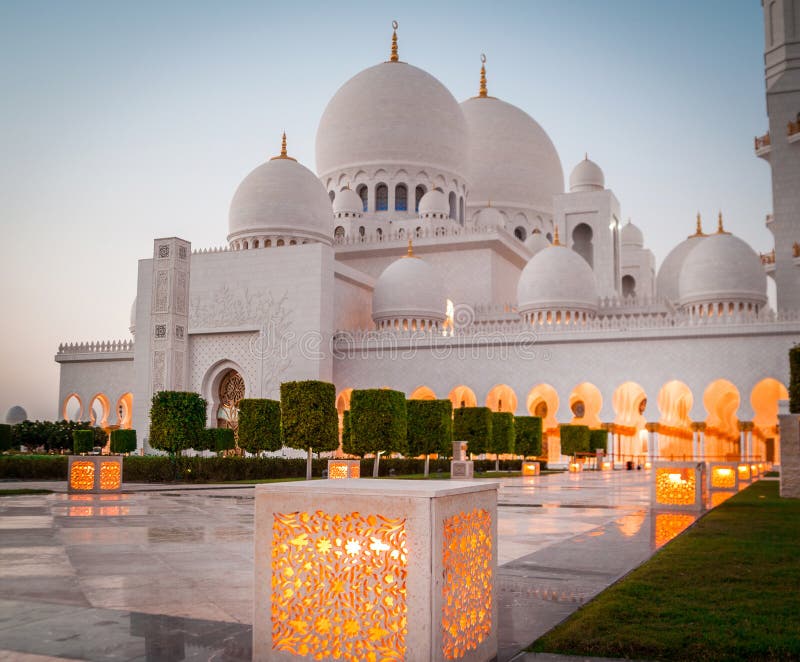 Scheich Zayed White Mosque stockfoto. Bild von arabien - 46641652