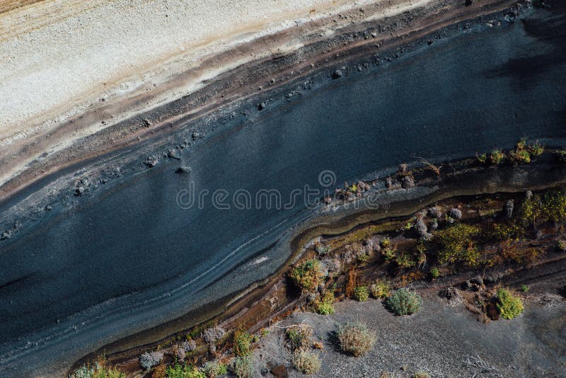 Schicht Der Erdkruste Im Querschnitt Stockbild - Bild von nahaufnahme ...