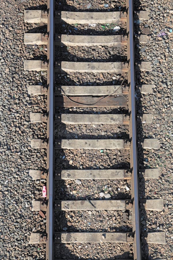 Schienen stockfoto. Bild von metalle, felsen, eisenbahn - 15080322