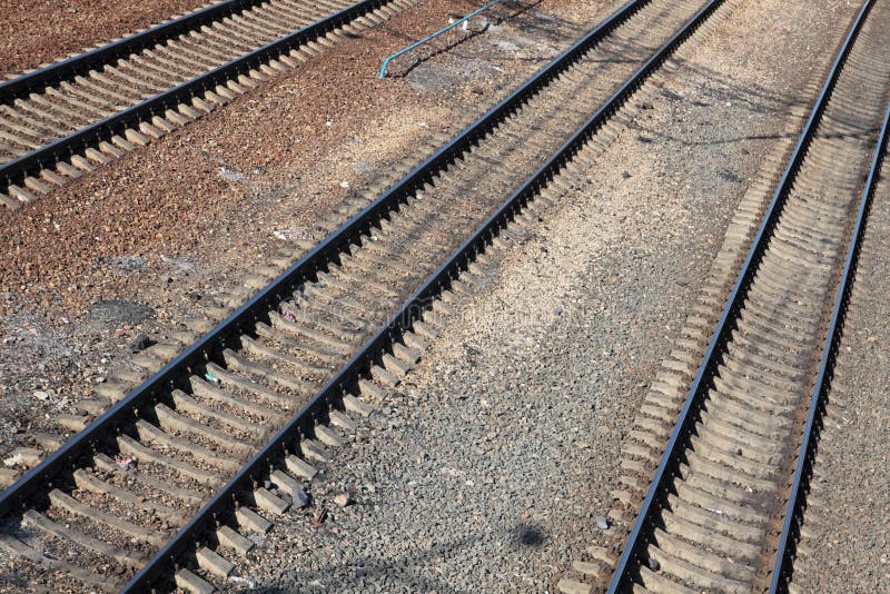 Schienen stockfoto. Bild von metalle, felsen, eisenbahn - 15080322