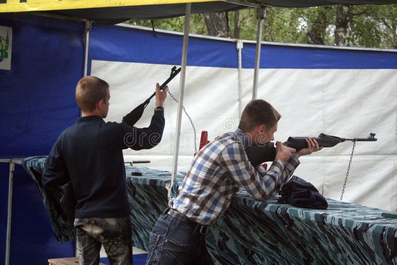 Schietbaan redactionele afbeelding. Image of doelstellingen - 58391160