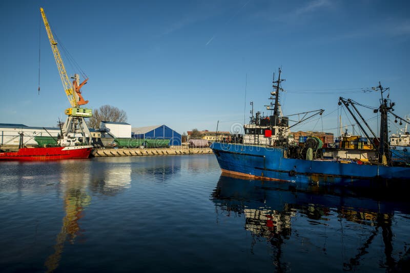 5,262 Schiffe Im Hafen Fotos - Kostenlose und Royalty-Free Stock-Fotos ...