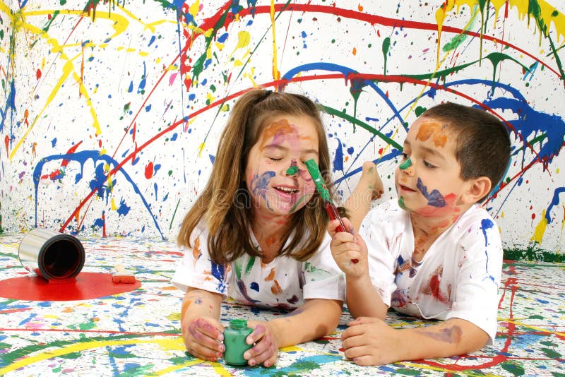 De Kinderen van de verf stock foto. Image of volledig, verf - 986904