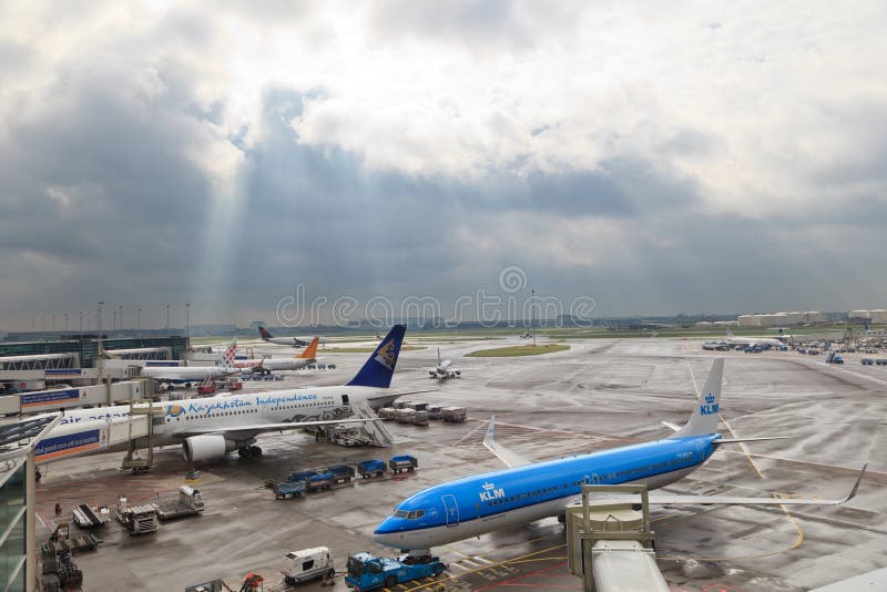 Schiphol airport view editorial photo. Image of aviation - 24628441