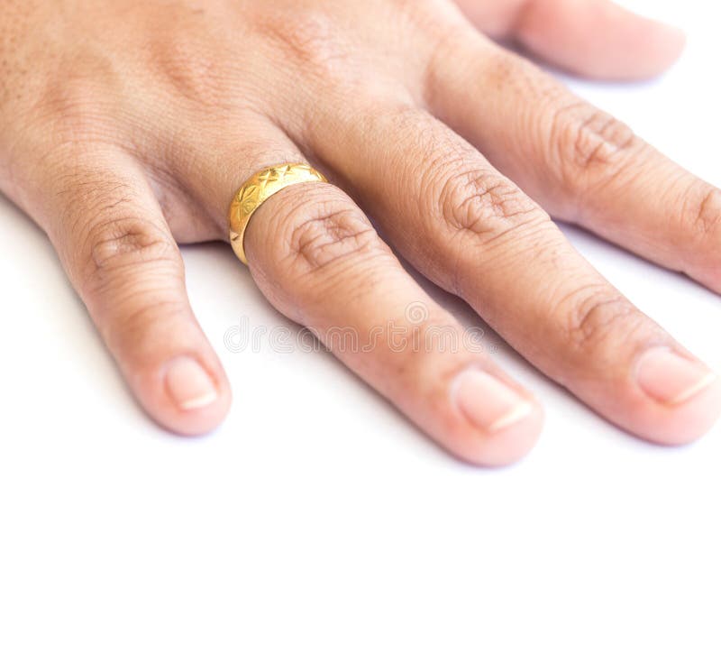 Alte Ringe Der Goldenen Hochzeit Auf Hand Des Mannes Stockfoto - Bild ...