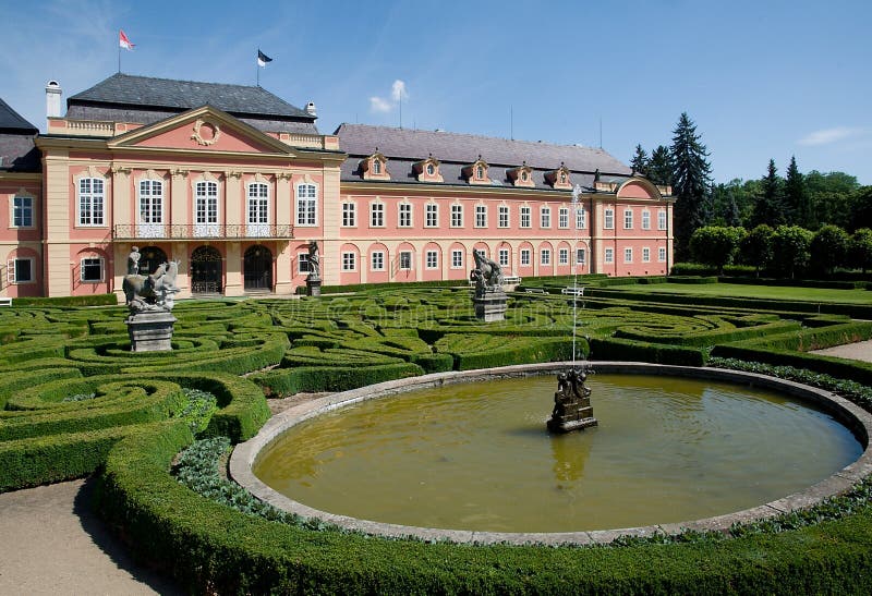Schloss Dobris stockbild. Bild von architektur, tschechisch - 48787527