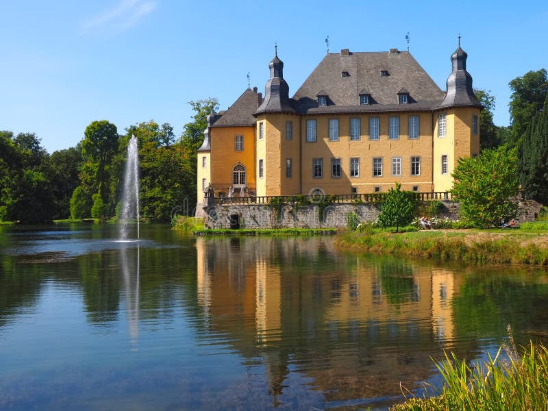 Schloss Dyck Beautiful German Water Castle in Juechen Editorial Image ...