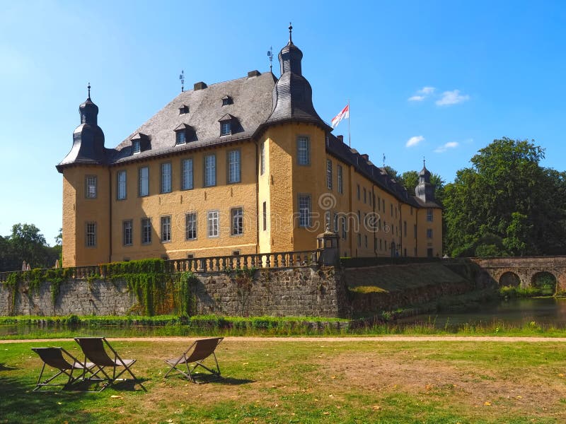 Schloss Dyck Beautiful German Water Castle in Juechen Editorial Stock ...