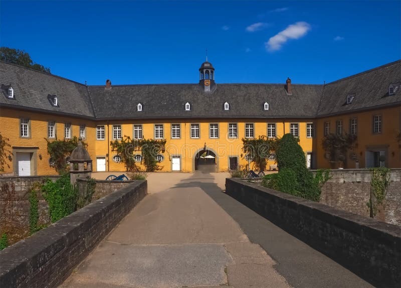 Schloss Dyck Beautiful German Water Castle in Juechen Editorial Stock ...