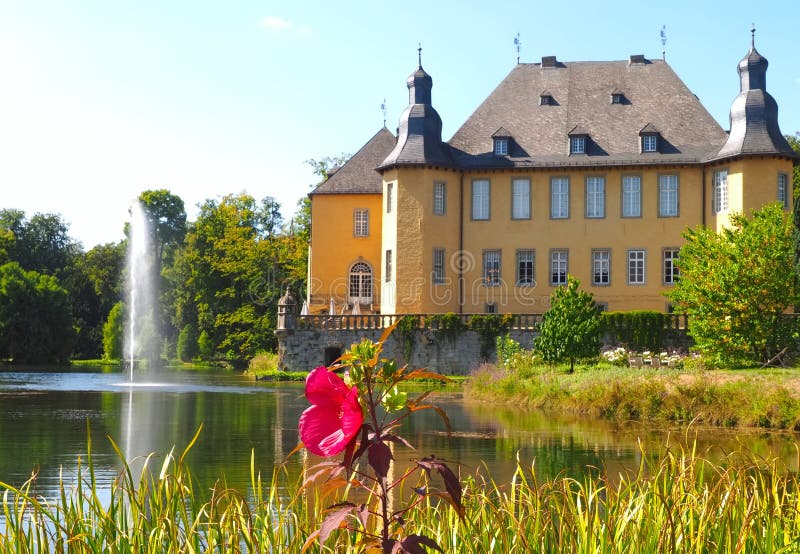 Schloss Dyck Beautiful German Water Castle in Juechen Editorial Photo ...