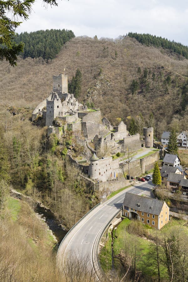 Schloss Manderscheid Oberburg, Eifel, Deutschland Stockfoto - Bild von ...