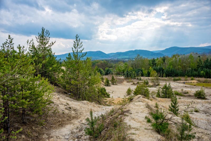 Schmaler Weg in Der Sandsteingrube Stockfoto - Bild von speicherauszug ...
