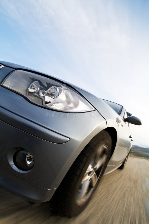 Auto, Das Sich Schnell Bewegt Stockfoto - Bild von transport, blau ...