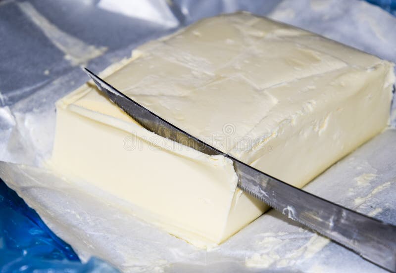 Schnitt Eines Buttermessers Butter Und Messer Stockfoto - Bild von diät ...