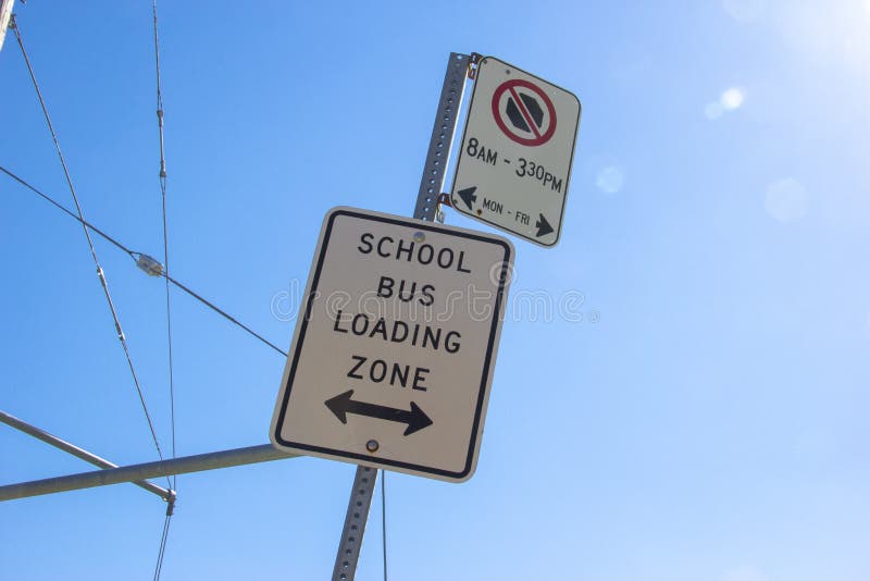 School Bus Loading Zone Sign Stock Image - Image of rectangular, limit ...