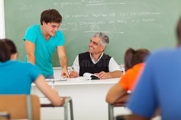 266 Senior High School Students Smiling Stock Photos - Free & Royalty ...