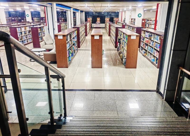 School library editorial image. Image of china, bookshelves - 320392170