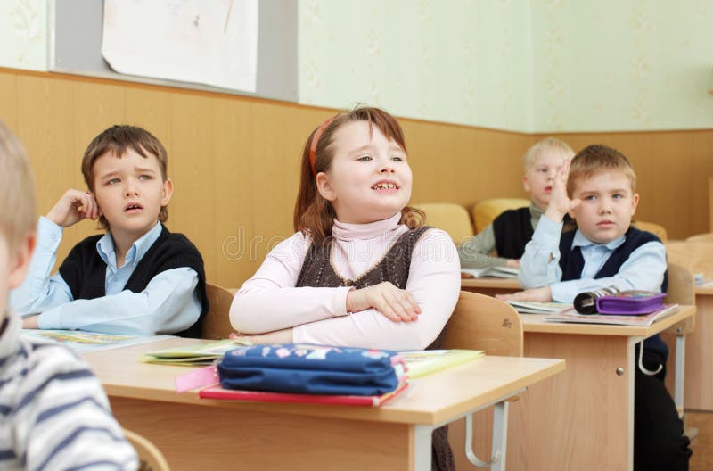 Schoolkind in een klasse stock afbeelding. Image of voorgrond - 16215313