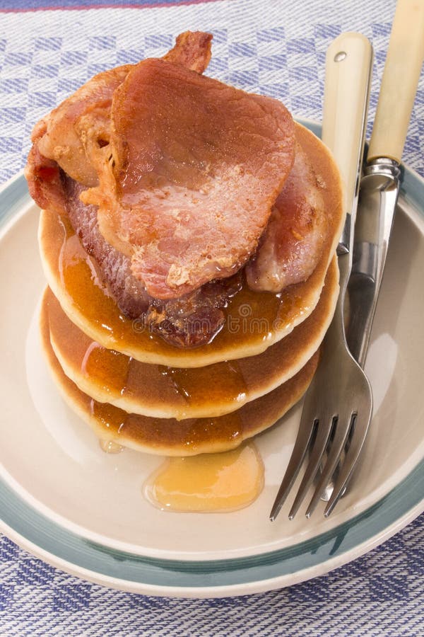 Schotse Pannekoek Met Suiker En Bosbessen Stock Afbeelding - Image of ...